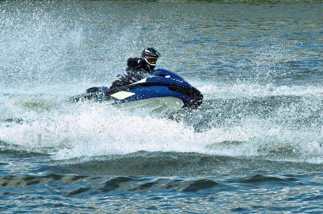 Jet Skiing – Waterhead